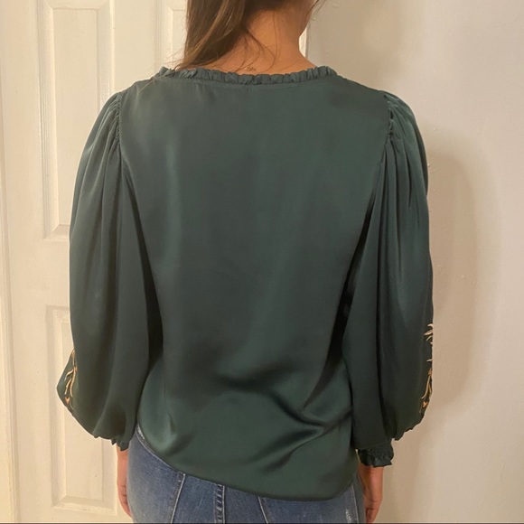 Elli White | Tops | Nwt Elli White Top Blouse Embroidered Sleeves ...